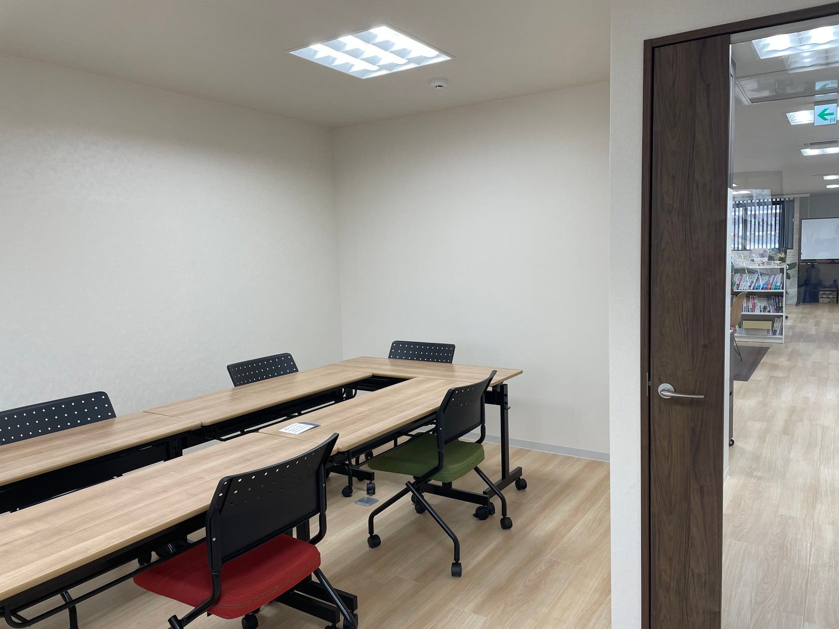 阪急川西能勢口駅徒歩3分/レンタルスペース/高速Wifi/飲食持ち込み可能の写真2