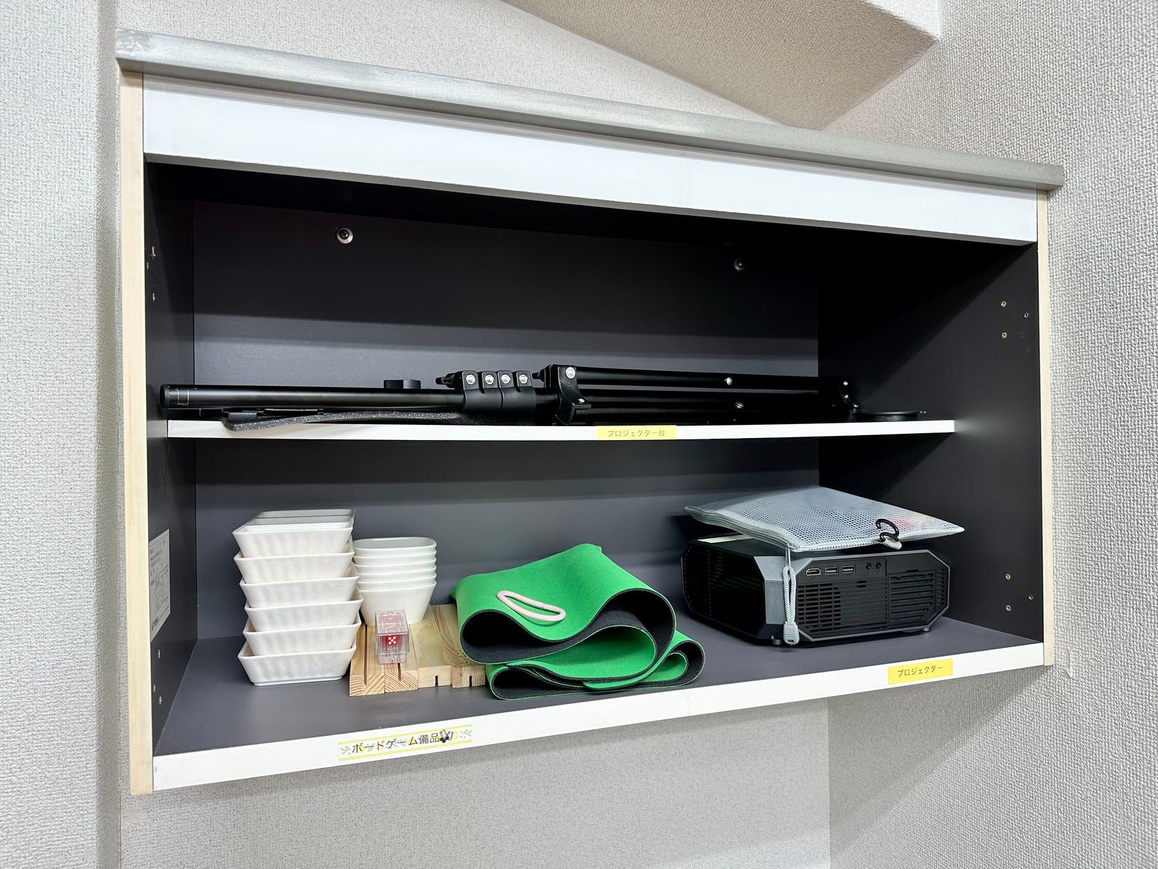 当日予約20%OFF!／🚃新橋駅徒歩１分20秒！／会議・テレワーク／📷撮影／🍔飲食可🧋／【nikotto room新橋】の写真10