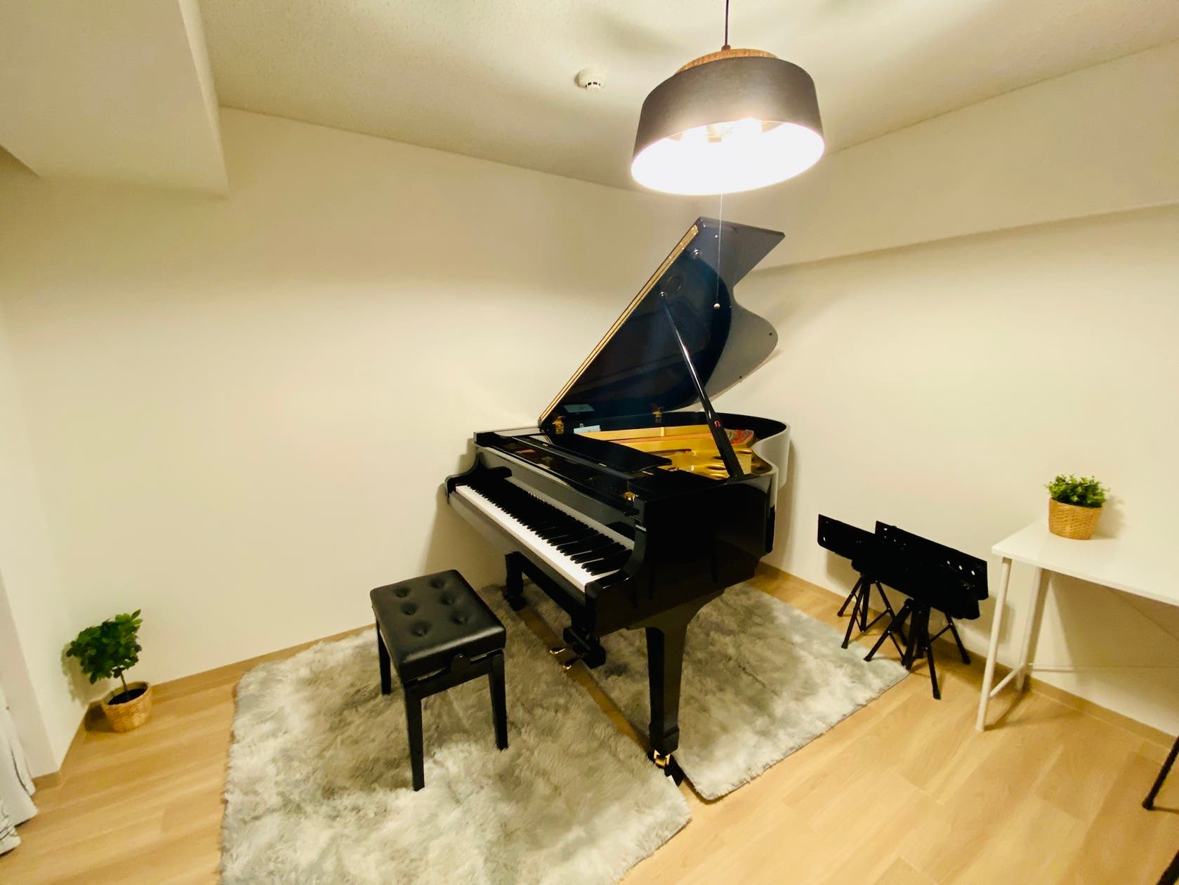 【防音スタジオ】阪急西宮北口駅徒歩5分！24H利用可能！WiFi無料！〈個人練習・レッスン・リハ・ワークスペースにも最適！〉の写真4