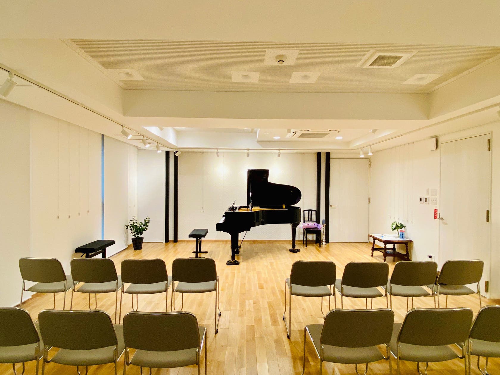 【豊かな響きのホール】阪急西宮北口駅から徒歩5分！防音/Wi-Fi完備！〈クラシックコンサート、発表会、リハーサルに最適〉の写真4