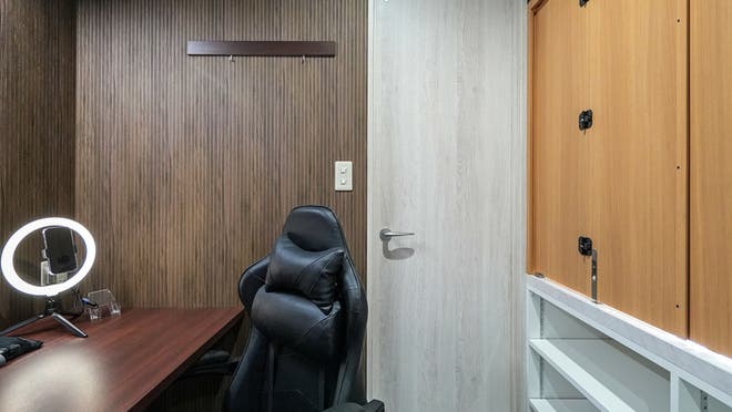 テレワークやリモートワーク、ミシン作業などに最適なお一人様用コアーキングスペース:完全個室!!の写真9