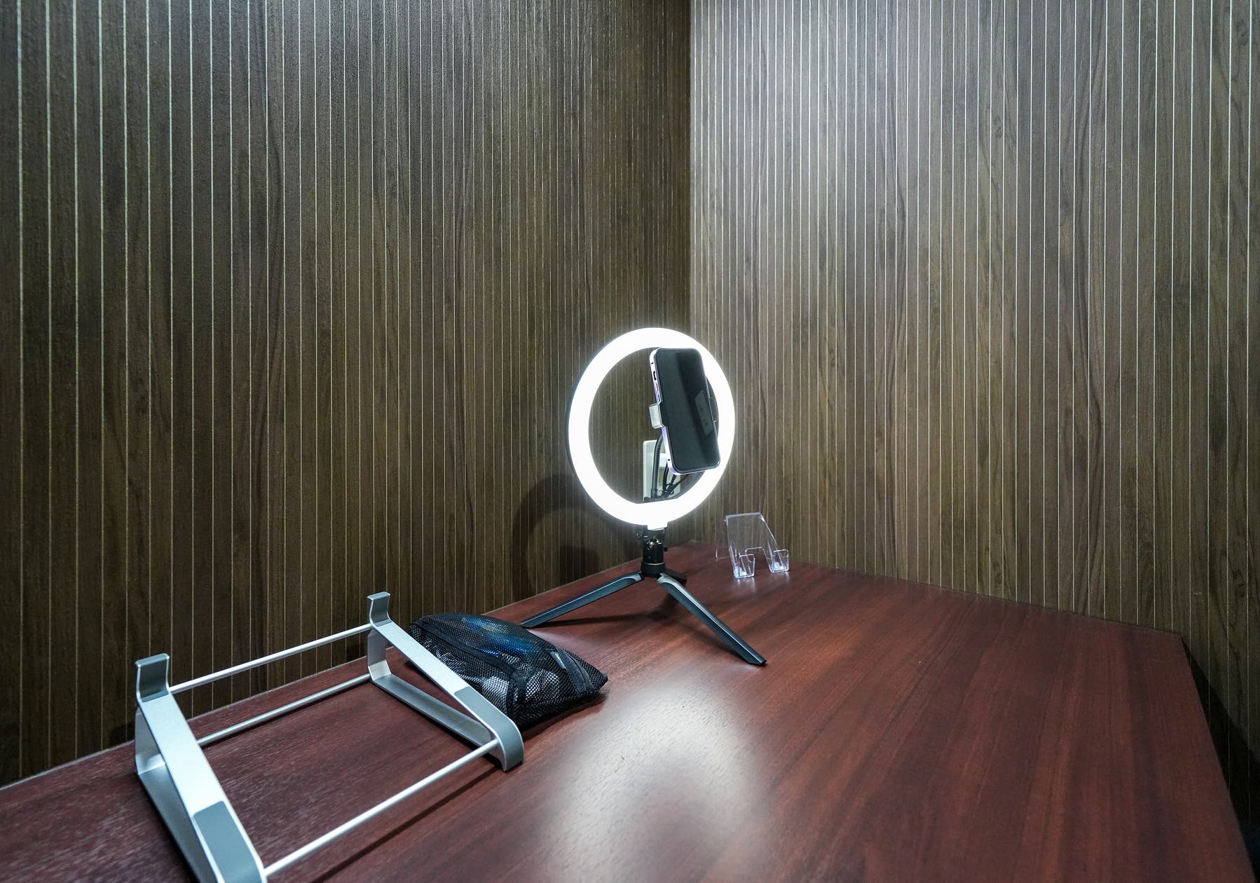 テレワークやリモートワーク、ミシン作業などに最適なお一人様用コアーキングスペース：完全個室！！の写真10