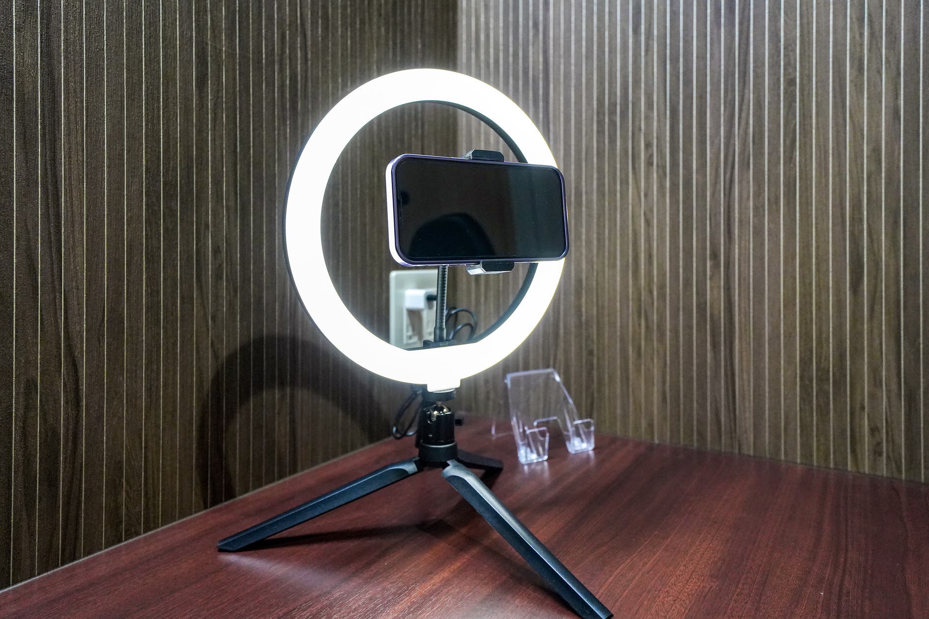 テレワークやリモートワーク、ミシン作業などに最適なお一人様用コアーキングスペース：完全個室！！の写真11