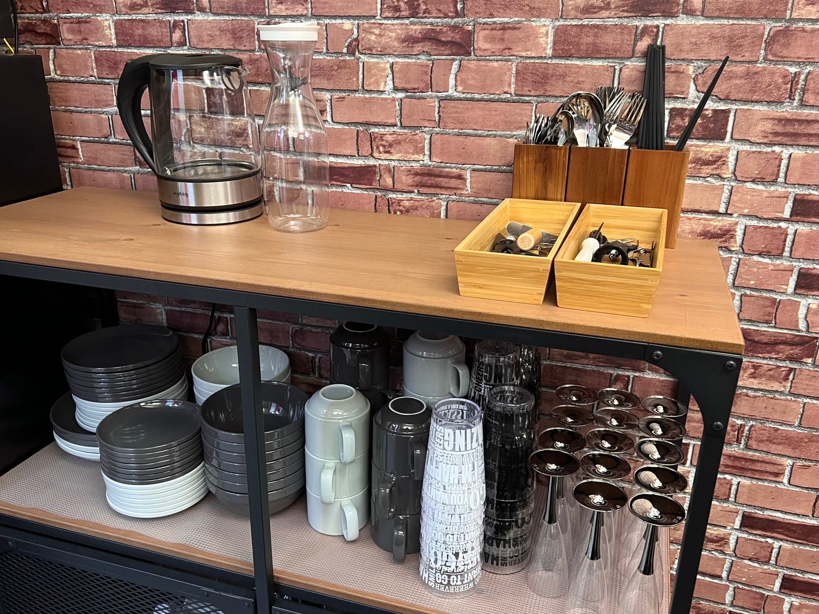 🎄森のクリスマス開催中!!🎄神田駅徒歩5分🚃本格電気式ピザ窯🍕75インチ大画面テレビ📺 14名ソファー席🛋️の写真17