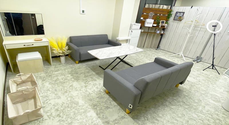 【☆心斎橋駅 徒歩３分☆】 「完全貸切 / 白を基調としたサロン風のくつろぎスペース☕️」