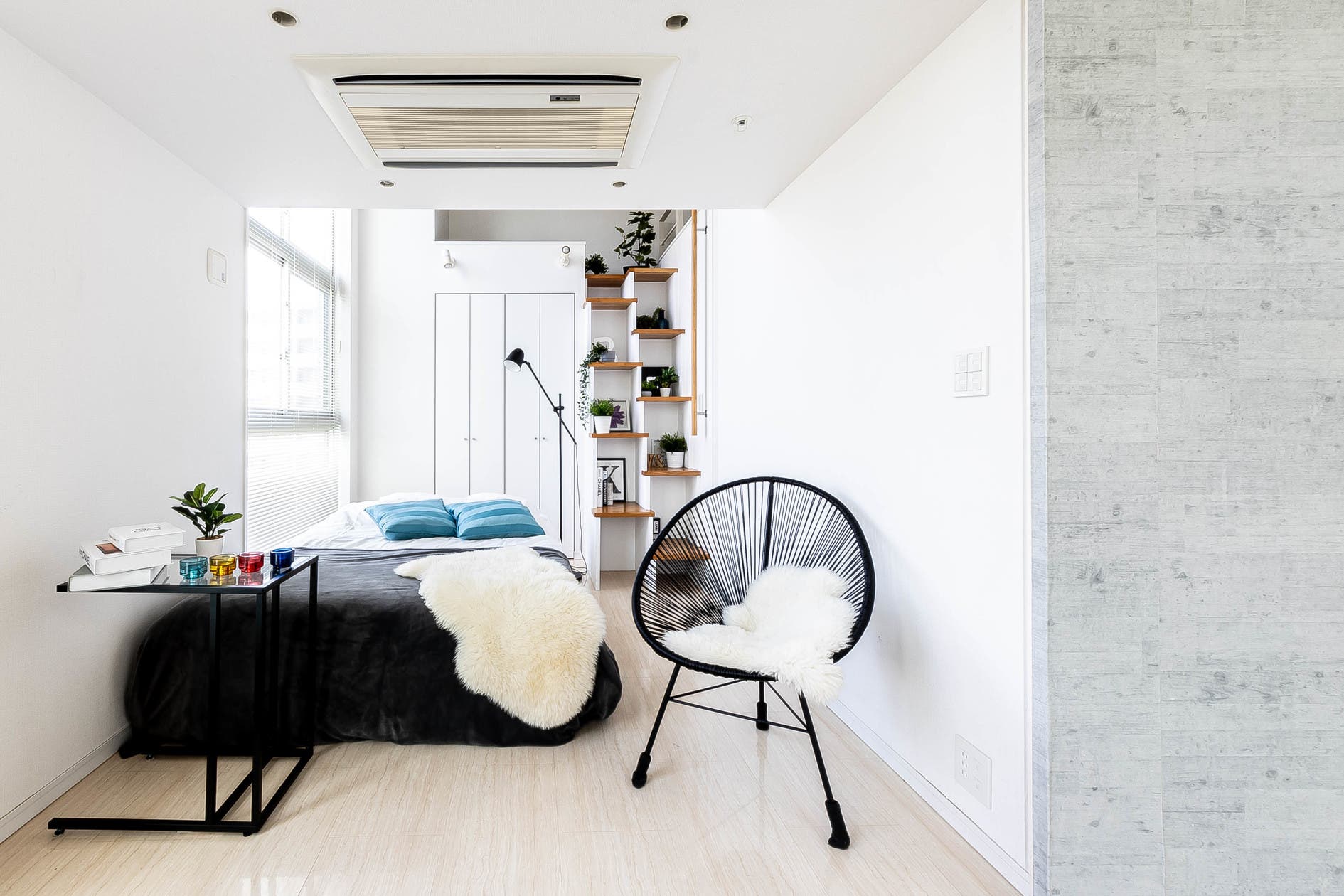 Ｓ２．［天高4m・二面採光］自然光豊富な海外の高級ペントハウス風撮影スタジオの写真3