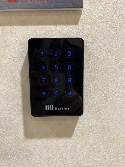 【個室ブース】葛西駅西口徒歩1分のシェアオフィス、【無料】高速Wi-Fi/モニター/電源/ドリンク等設備充実の写真4