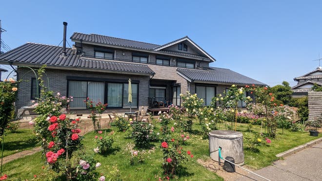 【撮影やパーティ利用が人気!】薪ストーブのある広いリビング、茶器を備えた和室のある大邸宅☆撮影利用が人気です!の写真1