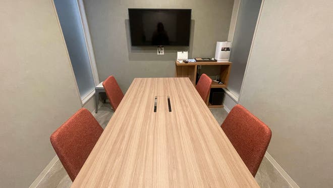 会議室(1~4人用)Wi-Fi完備/大型モニター/WEB会議/フリードリンクの写真2