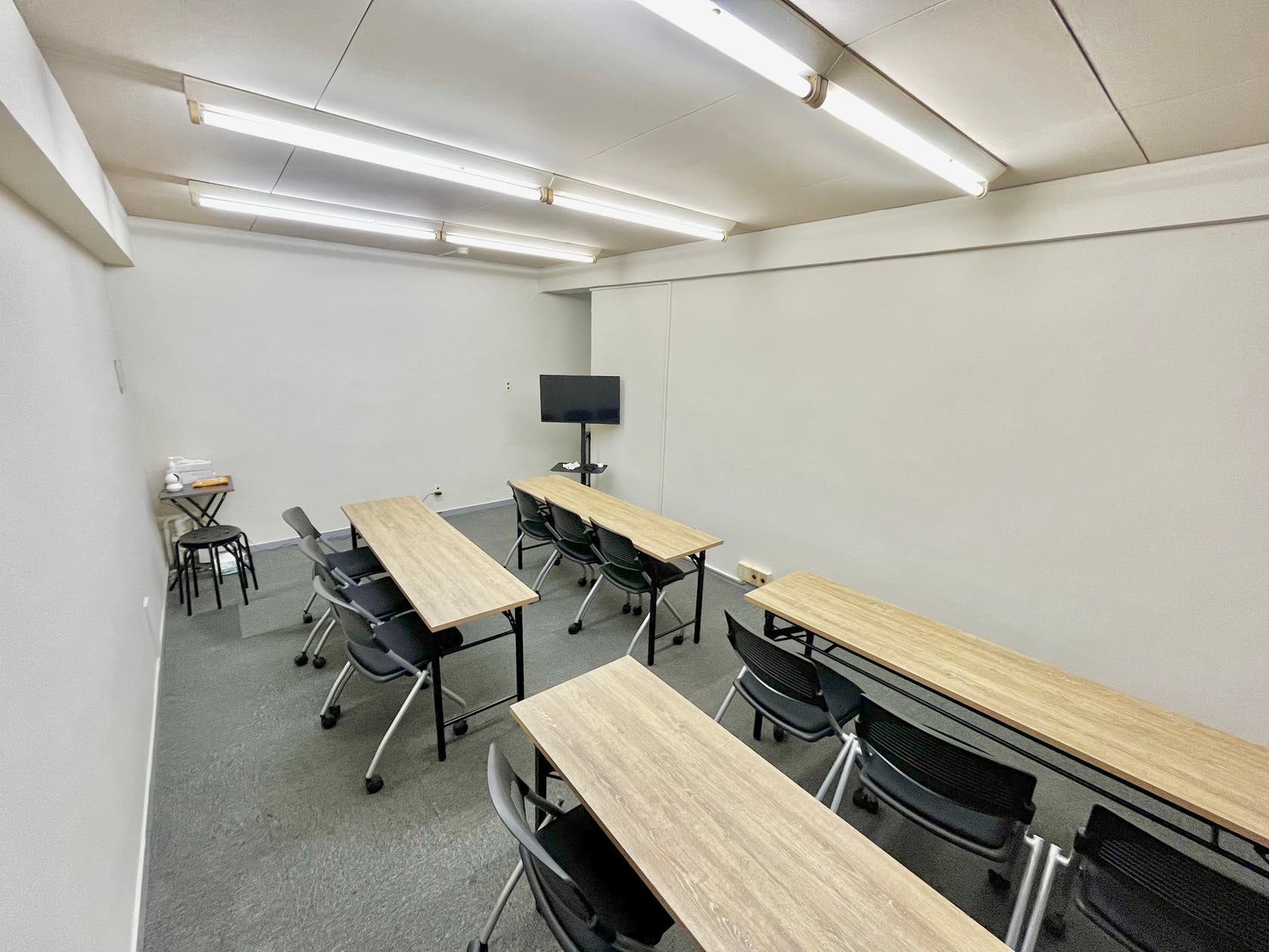 上野駅1分！【いつもの会議室上野店】14名まで可🌟ミーティング、ワークショップ、ボドゲ🃏の写真4