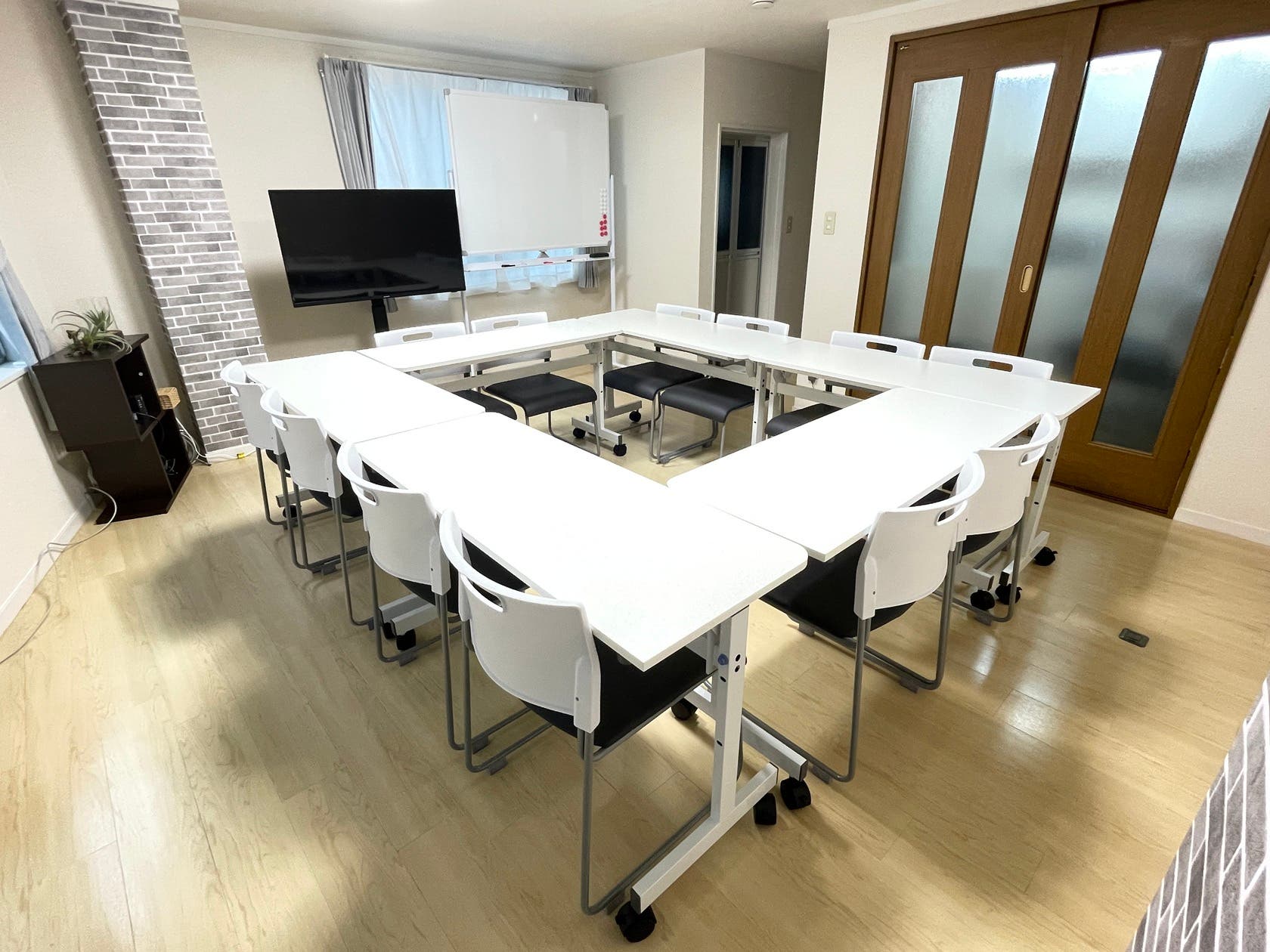 大井町駅徒歩3分！セミナーもできる広々会議室☆新規リフォーム済み✨の写真9
