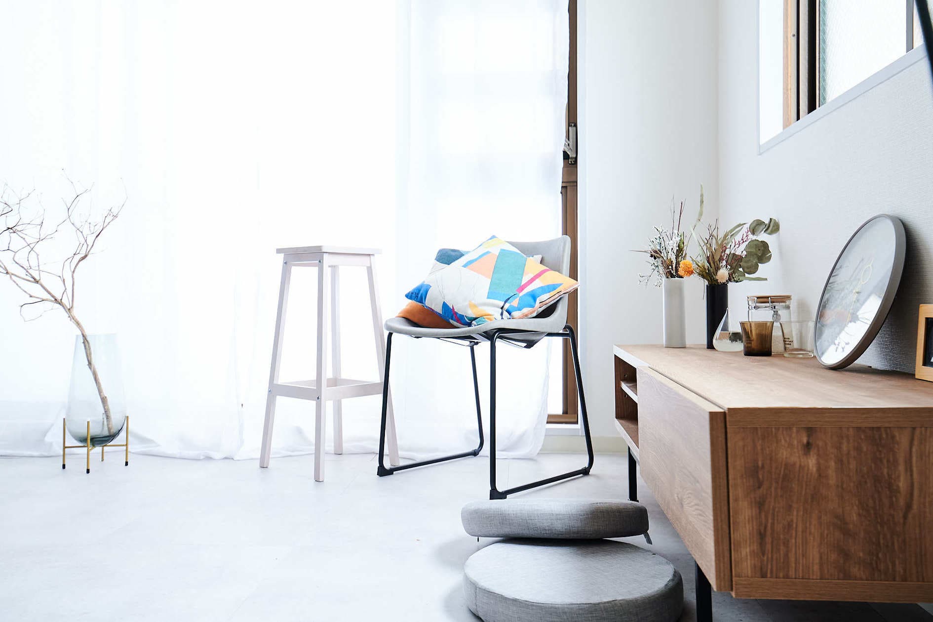 【渋谷神泉・フォトグラファー内装監修📸】自然光・大きめ採光窓&モノトーン背景、機材豊富で利用しやすい◎の写真12