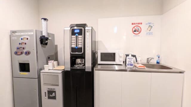 【チャットルーム2】1人用個室 有線/Wi-Fi完備/フリードリンク/駐車場付きの写真5