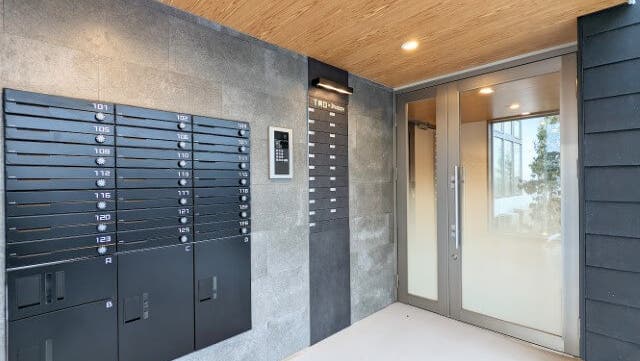 【チャットルーム2】1人用個室 有線/Wi-Fi完備/フリードリンク/駐車場付きの写真3