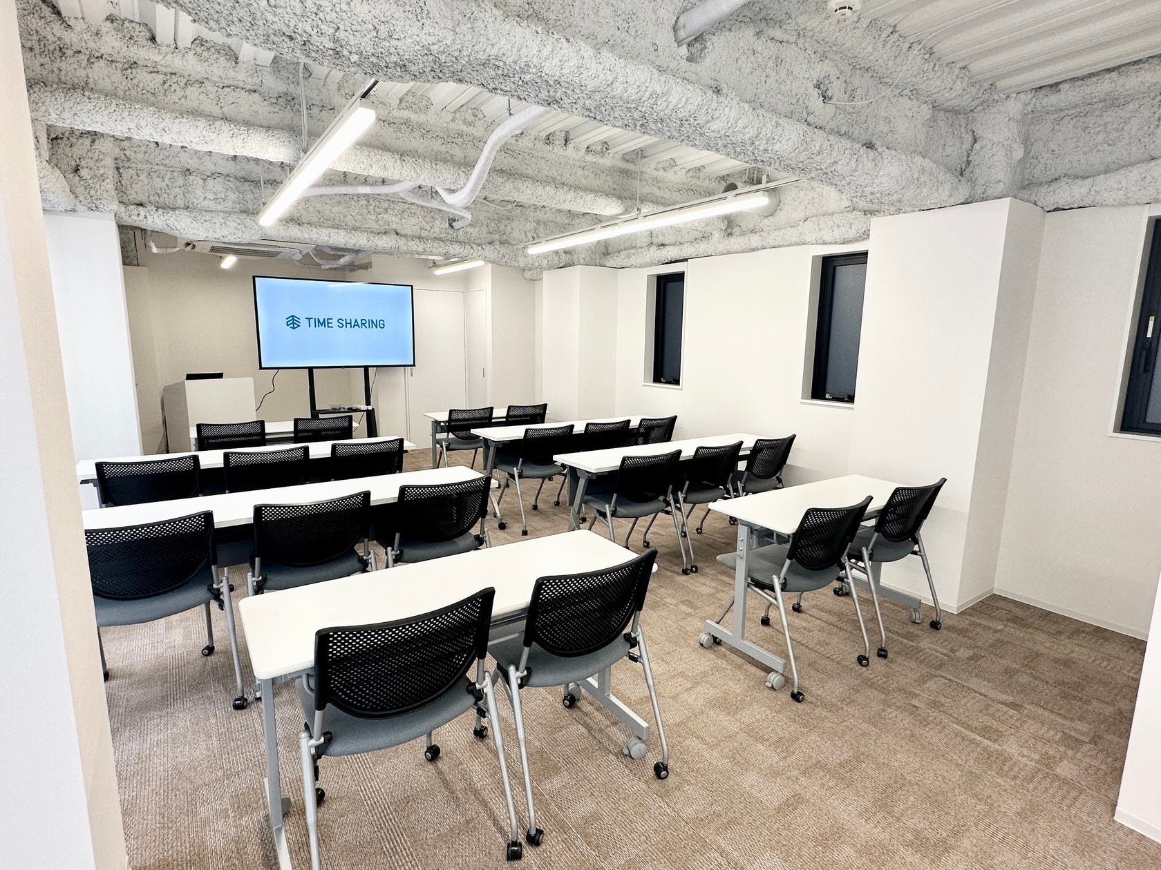 4F【 茅場町駅 1分 】オプション料金0円で設備・備品使い放題♪WiFi無料♥便利な駅近会議室の写真2