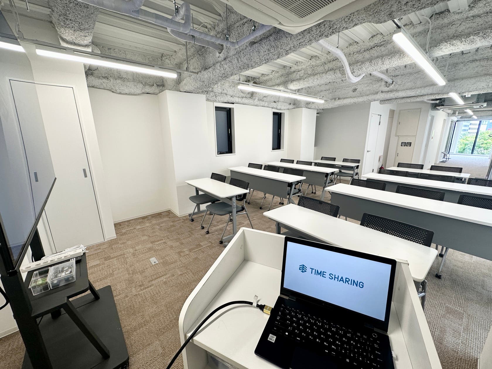 4F【 茅場町駅 1分 】オプション料金0円で設備・備品使い放題♪WiFi無料♥便利な駅近会議室の写真6