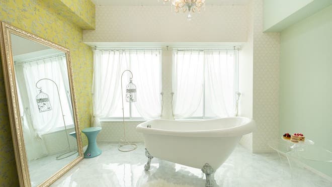 【apps Est】圧倒的明るさ!猫脚バスタブの入った上品で可愛い女性が輝くレフ版要らず空間◎肌も綺麗に映る可愛さ満点空間◎の写真1