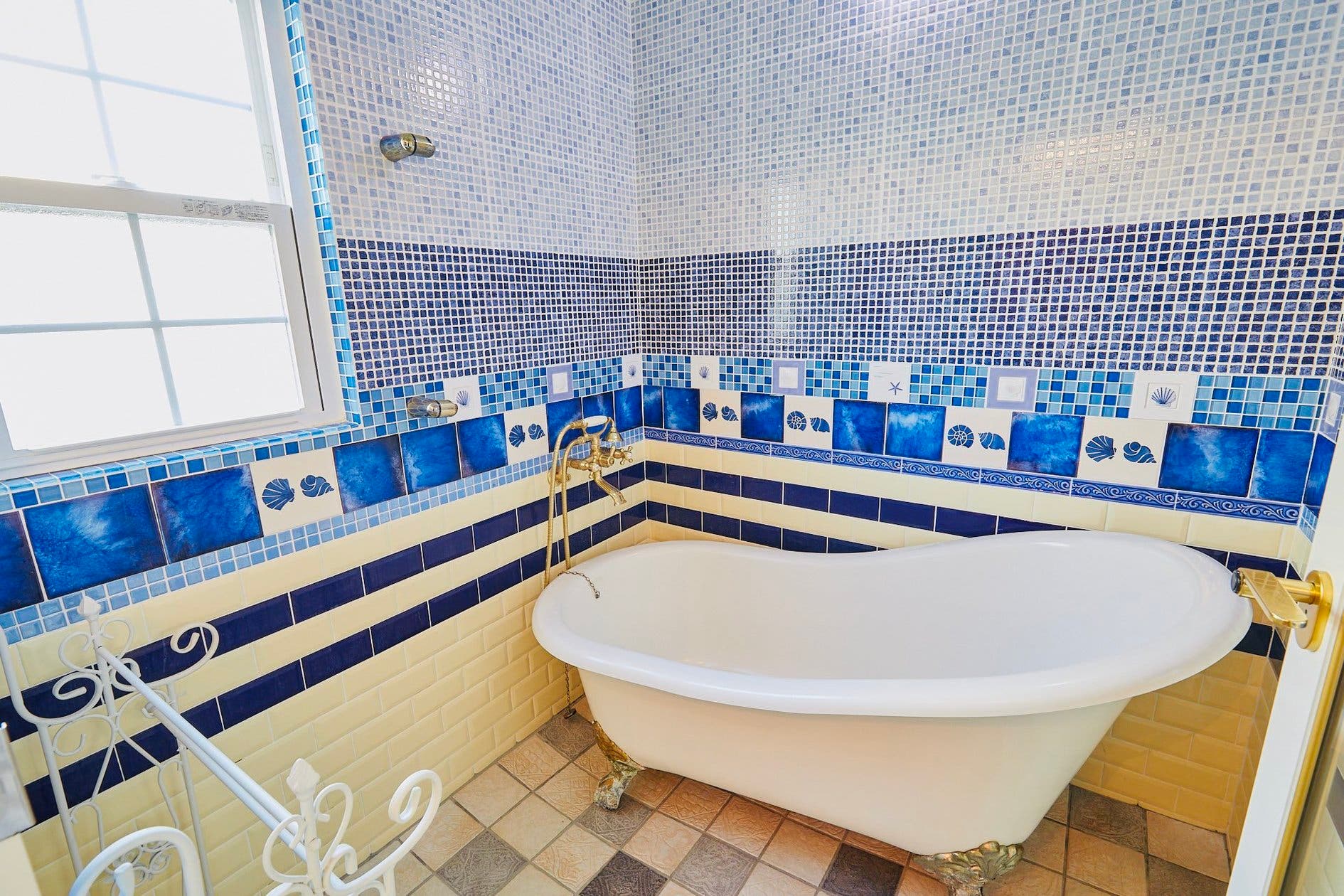 まるでヨーロッパの貴族の館。夢のような非日常空間を贅沢に一棟丸ごと貸切可能📷撮影会、コスプレ、推し活、誕生会/お迎えサービス有の写真10