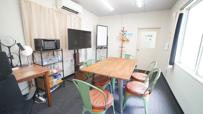 <ワークルーム神戸元町>駅近🚃Wi-Fi📶モニター🖥動画配信サービス視聴可👀テレワーク/Zoom/会議/商談/作業場所の写真2