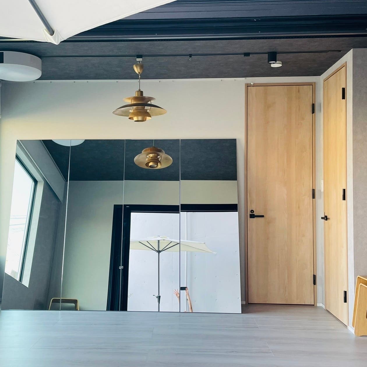 ダンス用ミラーの画像1