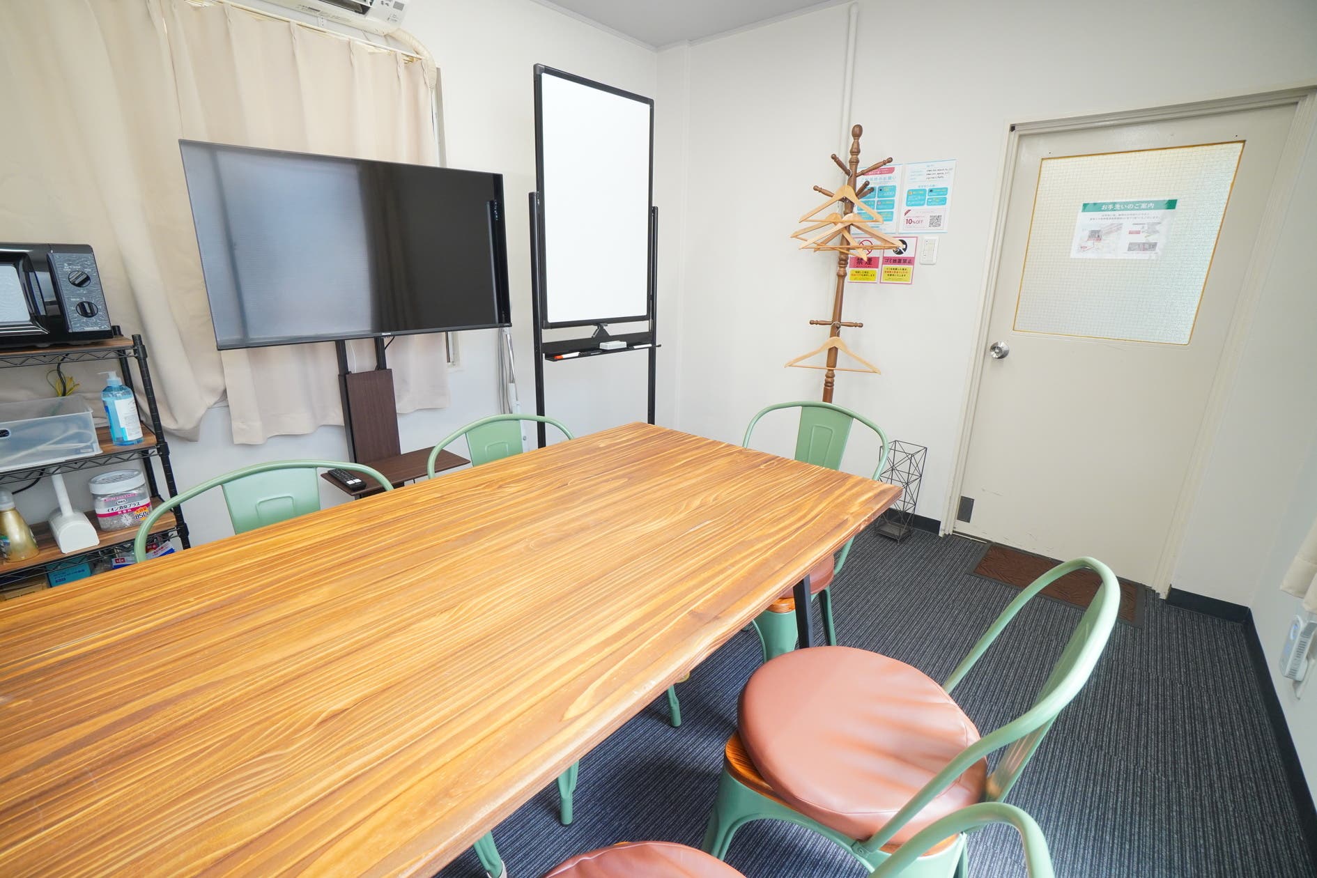 ＜ワークルーム神戸元町＞駅近🚃Wi-Fi📶モニター🖥動画配信サービス視聴可👀テレワーク/Zoom/会議/商談/作業場所の写真5