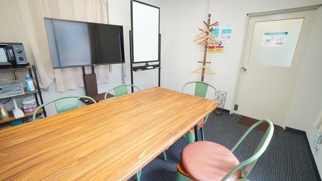 <ワークルーム神戸元町>駅近🚃Wi-Fi📶モニター🖥動画配信サービス視聴可👀テレワーク/Zoom/会議/商談/作業場所の写真5