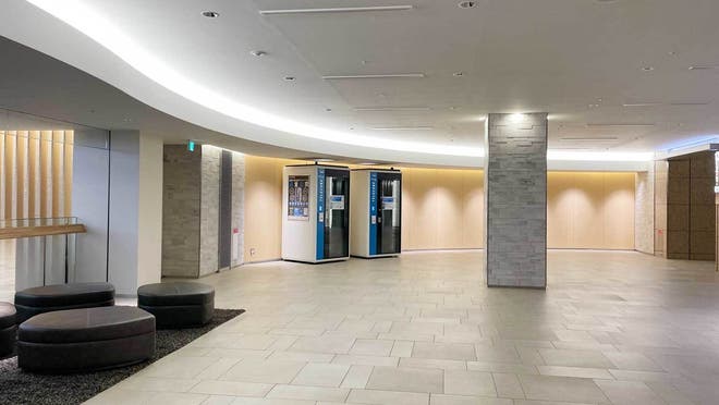 【テレキューブ】東京フロントテラスの個室型ワークブース(177-01)です。視線と音を遮る、プライベートな集中環境。の写真1