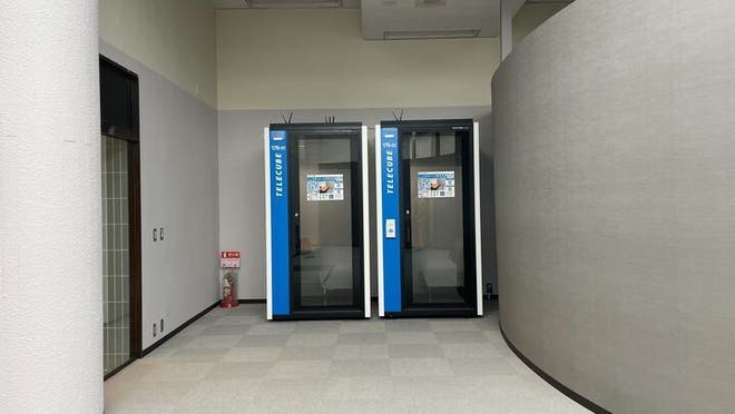 【テレキューブ】栄駅 森の地下街南四番街の個室型ワークブース(179-02)です。視線と音を遮る、プライベートな集中環境。の写真1