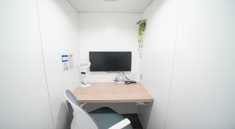 ＜ミニマルワークブース新大阪No.3＞完全個室ワークブース💼Wi-Fi📶電源🔌テレワーク/ZOOM/自習/作業場所