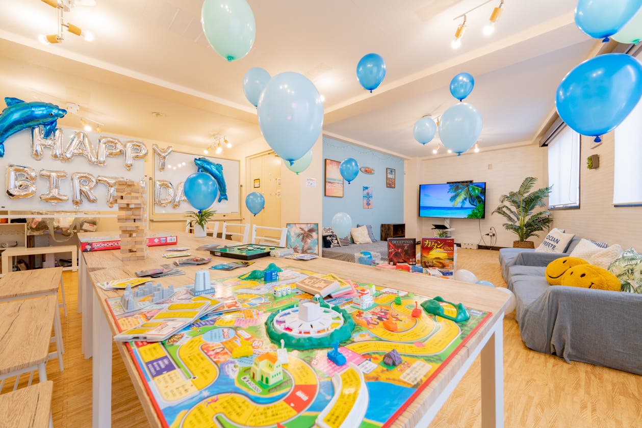 メリクリ🎉🎅✨ひろびろ50㎡✨ふんわりやわらか床🎵100インチスクリーン📺ボドゲ充実👍24時間営業⌚終電待ちに😊の写真3