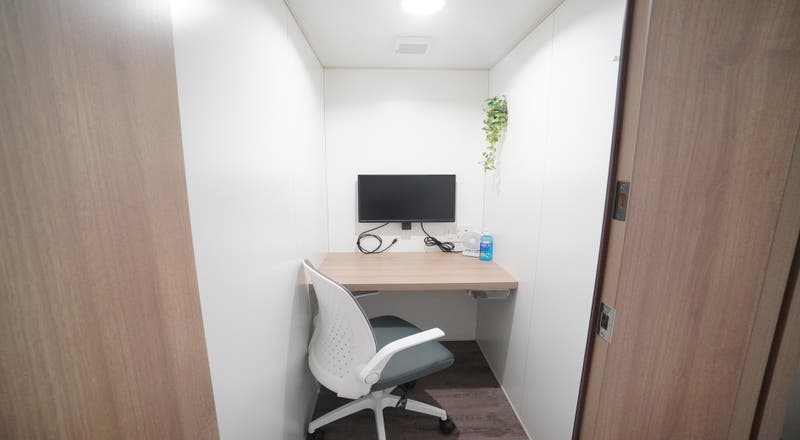 ＜PaO Work 新大阪No.4＞完全個室ワークブース💼光回線Wi-Fi📶モニター🖥テレワーク/ZOOM/面接/自習/作業場所