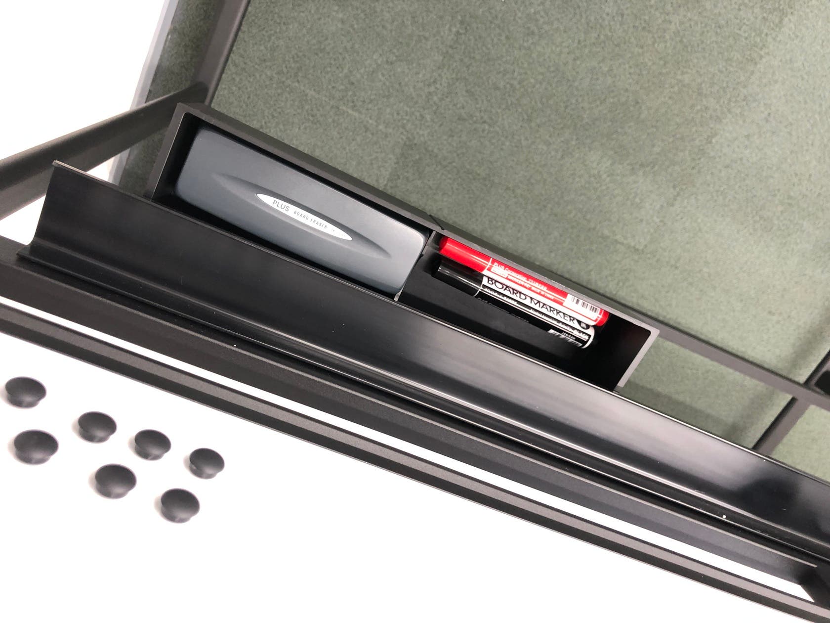 【JR神戸駅２分】８名少人数打合せ用１０F貸会議室。高速Wi-Fi、ホワイトボードあり。の写真5