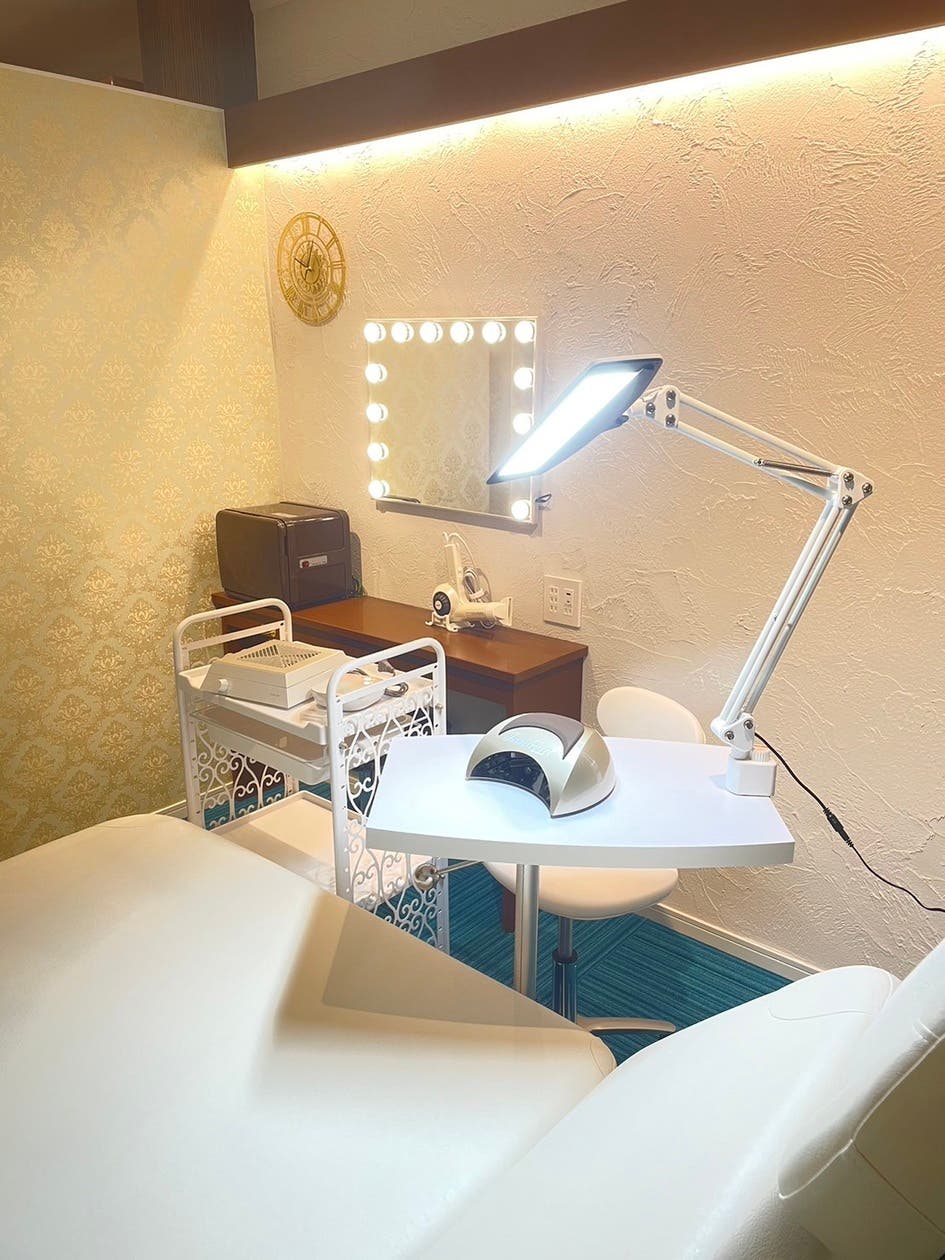 【熊本下通中央】ルーム B 薄いミントグリーン×ゴールドが涼やかでエレガント の写真9