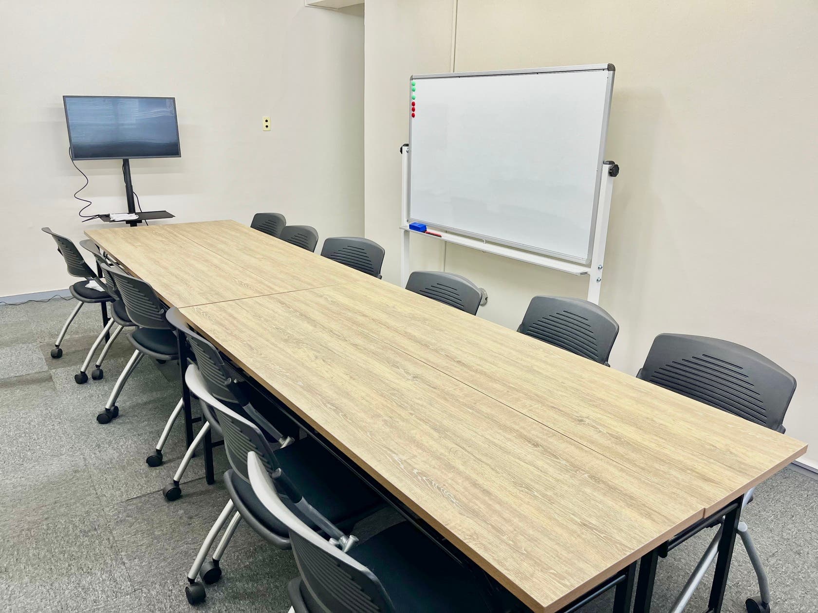 上野駅1分！【いつもの会議室上野店】14名まで可🌟ミーティング、ワークショップ、ボドゲ🃏の写真6