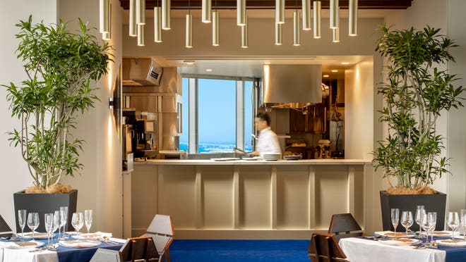 みなとみらい大観覧車〜赤レンガ〜ベイブリッジ一望するレストランの写真5