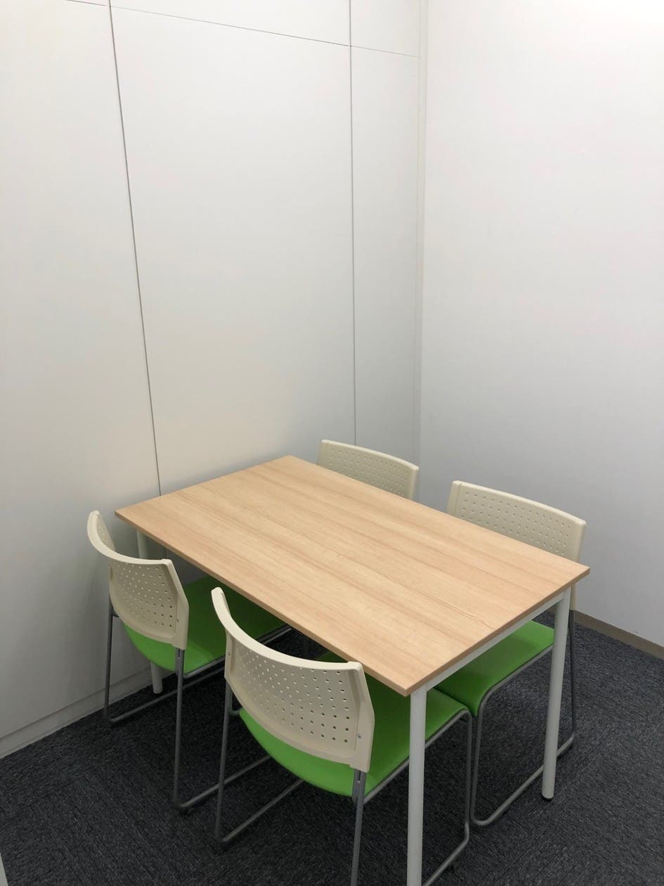 【貸個室スペース】＜まなクル白石＞　地下鉄白石駅徒歩４分！4人収容可　会議/面談/テレワークに！　wifi・電源完備の写真4