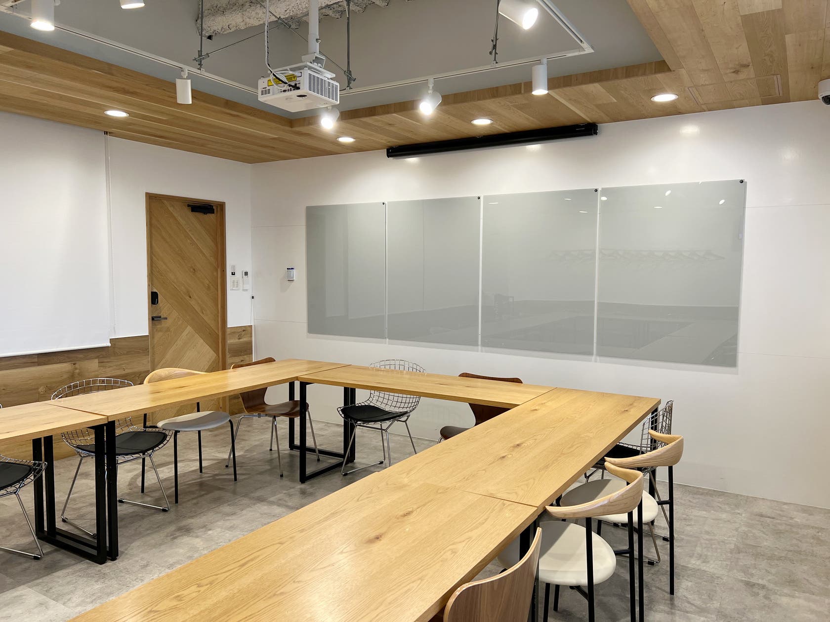 ［pack03］最大16名様までご利用可能なスペース。オンラインミーティングやテレワークにも最適です。の写真5