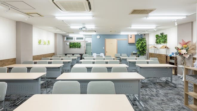 【市ヶ谷・半蔵門・九段下】最大54名収容の綺麗な会議室/会議・研修・イベント・ゲーム会/高速光WIFI/高画質プロジェクターの写真2