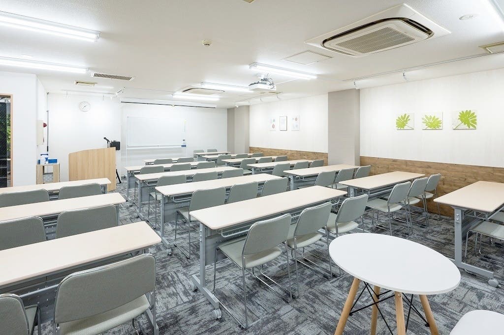 【市ヶ谷・半蔵門・九段下】最大54名収容の綺麗な会議室/会議・研修・イベント・ゲーム会/高速光WIFI/高画質プロジェクターの写真5