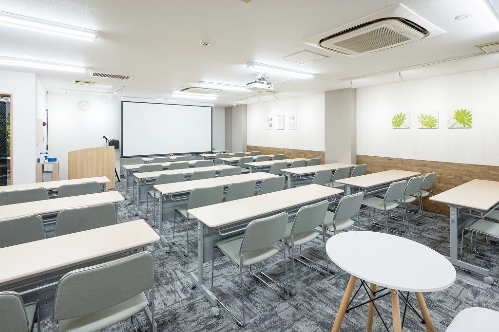 【市ヶ谷・半蔵門・九段下】最大54名収容の綺麗な会議室/会議・研修・イベント・ゲーム会/高速光WIFI/高画質プロジェクターの写真6