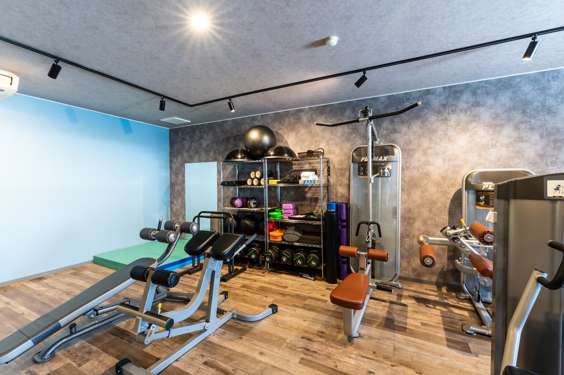 【愛知県最大級】完全個室の広々と綺麗でマシン豊富のワンランク上を行くジム。駐車場2台完備（名古屋市中村区）の写真6