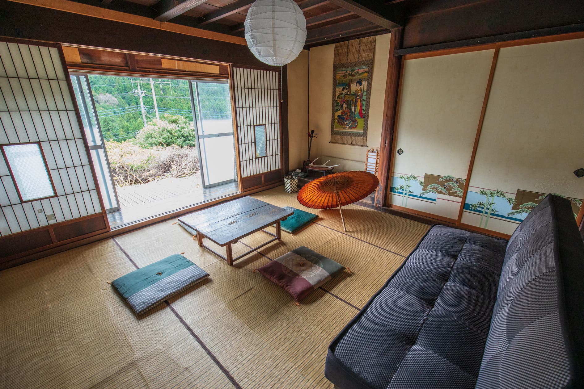 珍しいボロボロな和物廃墟で貸切撮影。テレビやMVロケで人気です。の写真6