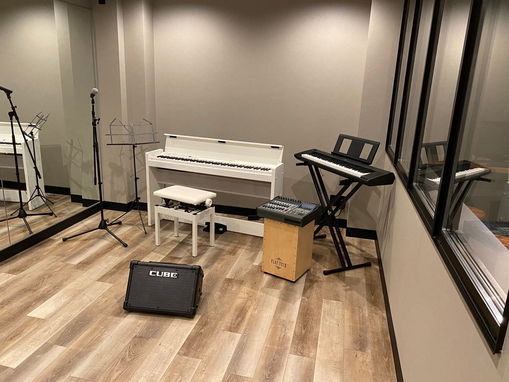 全面鏡スタジオ◆カフェラウンジ◆ダンス/楽器/Wi-Fi有/POPUP/配信/レッスン/ミーティング可能◆西国分寺駅◆小型🅿︎の写真5