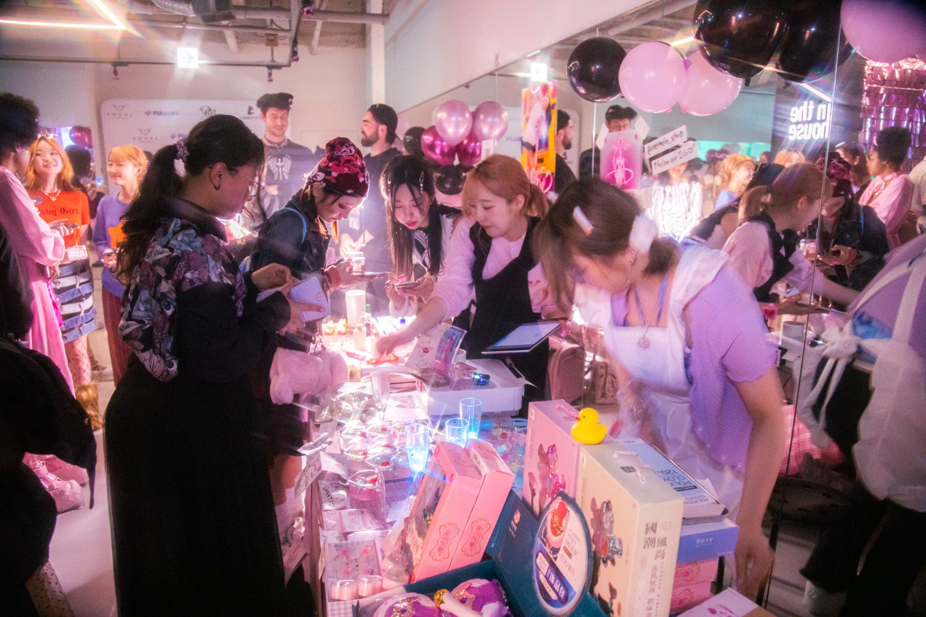 ベストホスト運営✨イベント実績多数★おしゃれな地下空間でパーティー・展示会・ポップアップストア：ロケ撮影・ライブ配信/250㎡の写真6