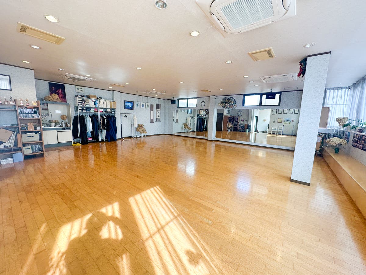 【📣お手頃価格に料金改定】広さ60㎡✨最大20名🙆‍♀️7.4mの大型ミラー完備／ダンス練習に最適❗犬山遊園駅1分🚶‍♀️の写真7