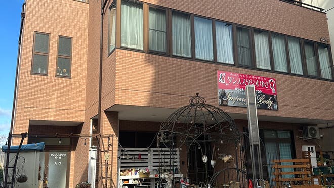 【📣お手頃価格に料金改定】広さ60㎡✨最大20名🙆♀️7.4mの大型ミラー完備/ダンス練習に最適❗犬山遊園駅1分🚶♀️の写真13