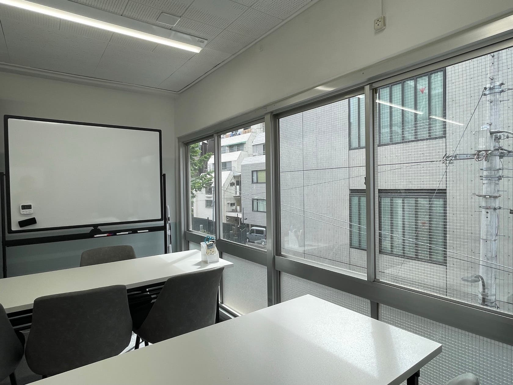 【新宿駅4分】軽食OK🍱会議・懇親会・ボドゲ｜最大16名｜55型TV/光Wi-Fi/土足OK｜プロジェクター有[13]の写真16