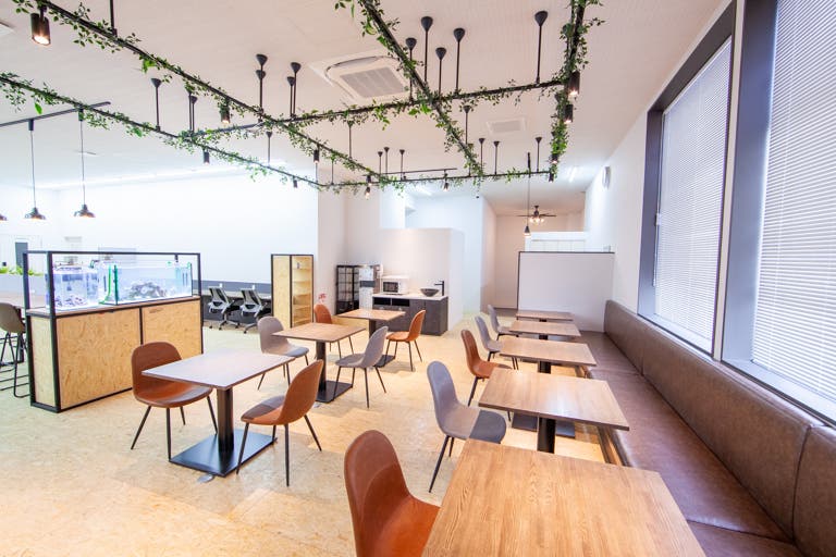 川口駅徒歩8分の会議室、コワーキングスペース運営でカフェやジムも併設していますの写真7