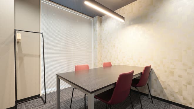 【名古屋駅徒歩4分!】4名用会議室#Wi-Fi#電源#フリードリンク#太閤通口の写真1