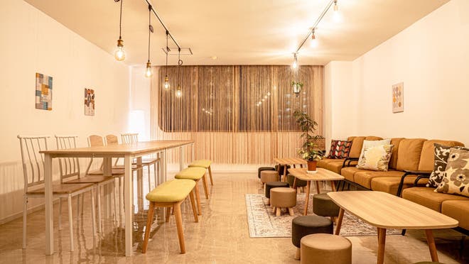 @400円/hほどで1フロア貸切🎉毎回清掃🧹最大40名🙆♀広々空間🍷24H🌠120㌅大画面プロジェクター🎥スマホ・PC投影💻の写真3